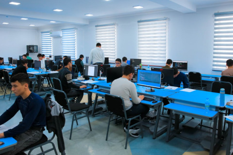 TATUda o‘quvchilar o‘rtasida "Informatika va axborot texnologiyalari ...